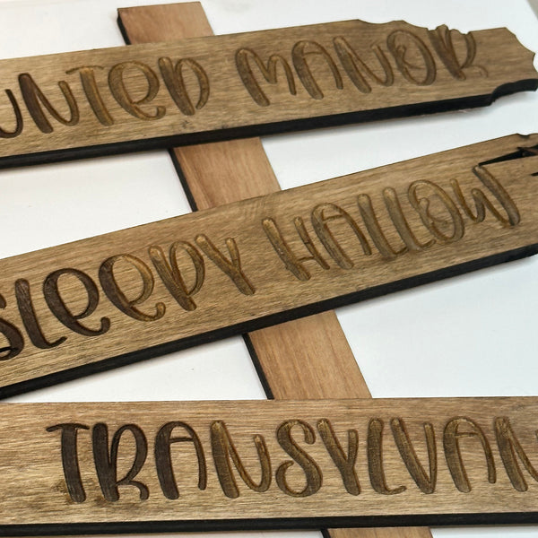 Haunted Manor - Sleepy Hollow - Halloween Direction Sign – Glowforge Shop