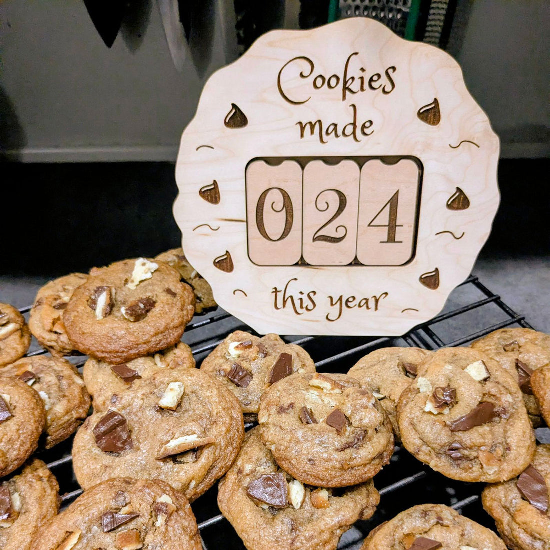 Cookies Baked Tracker Shelf Sitter for the Baker's Kitchen – Glowforge Shop