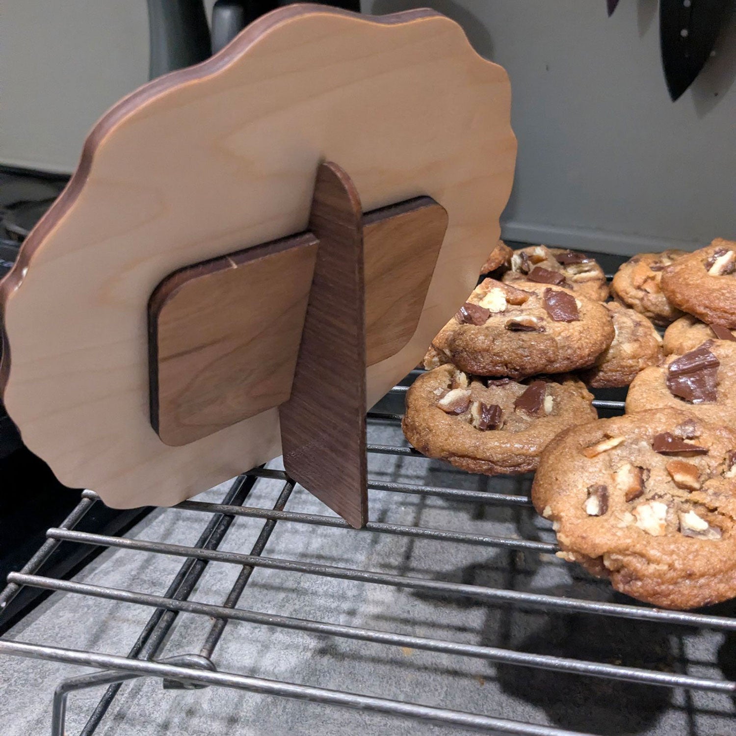 Cookies Baked Tracker Shelf Sitter for the Baker's Kitchen – Glowforge Shop