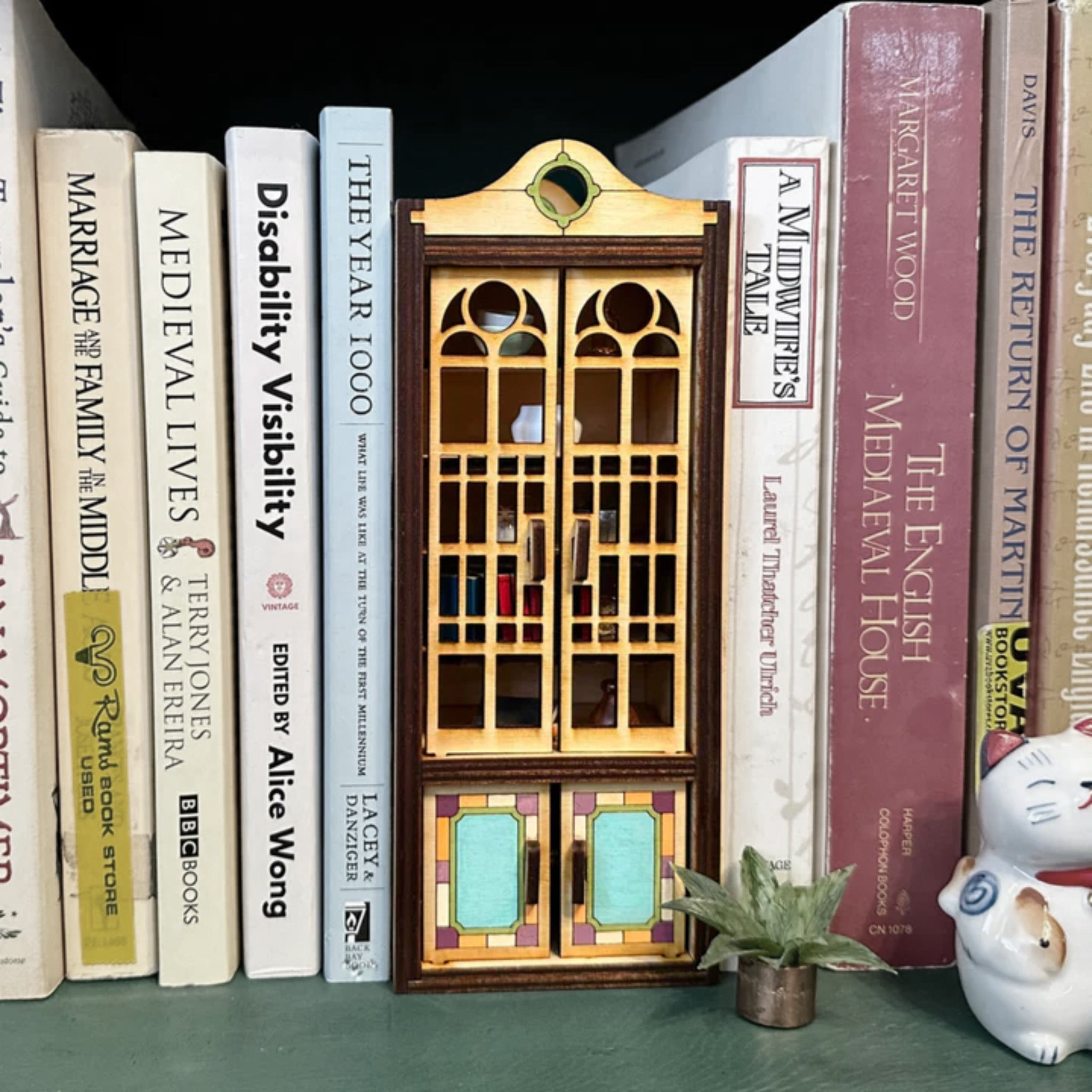 Cupboard Book Nook with Opening Doors and Small Shelves – Glowforge Shop