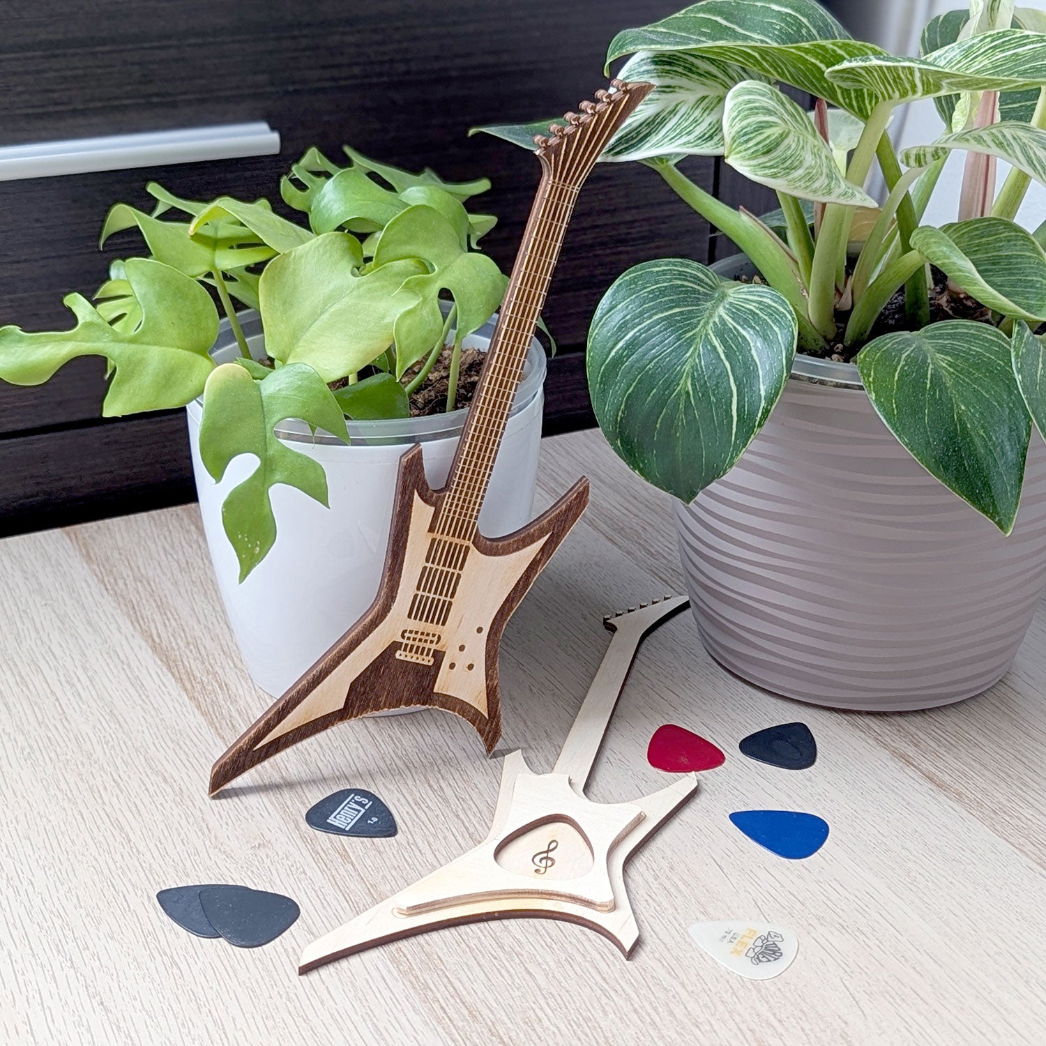 Electric Guitar Pick Holder - Guitar Shape for Storing Plectrums ...