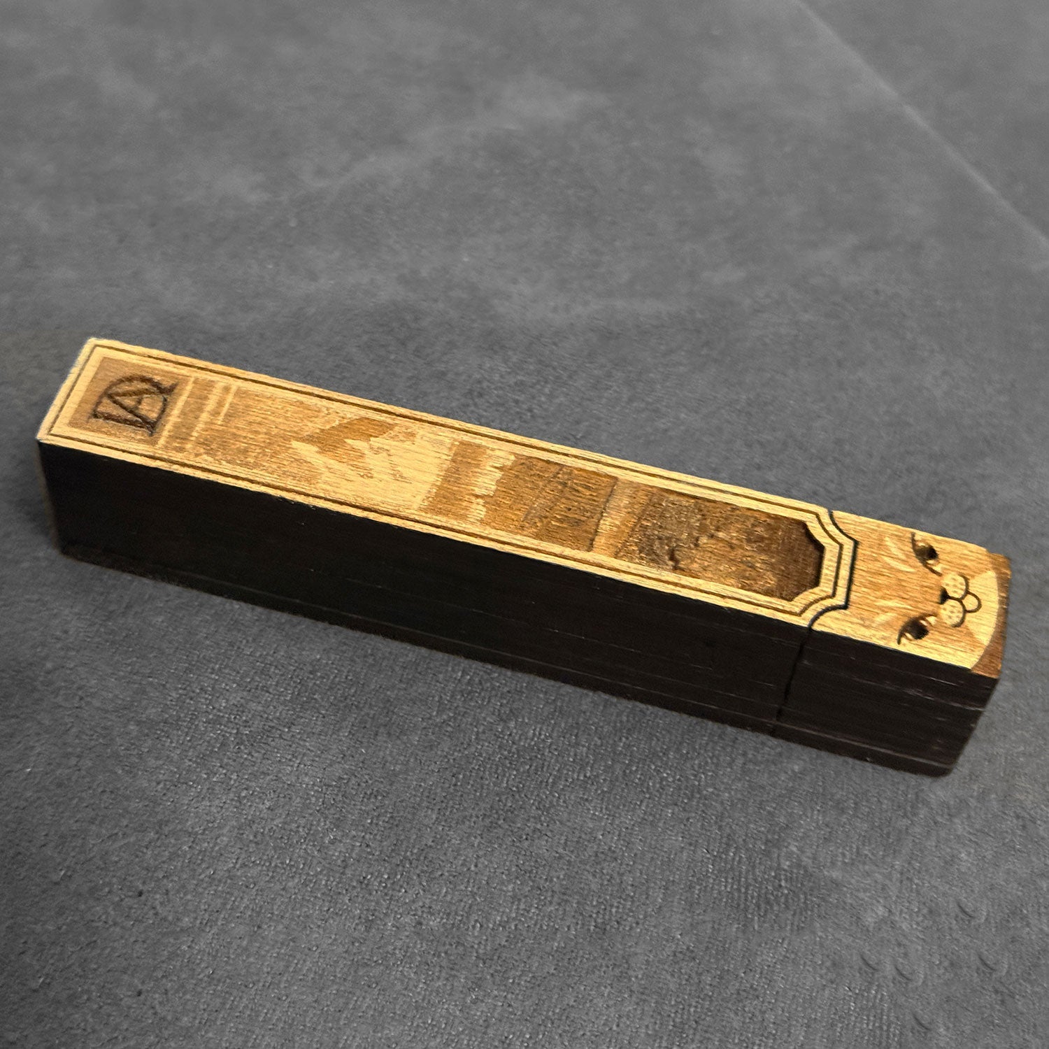 Slide Insert Capsule – Glowforge Shop