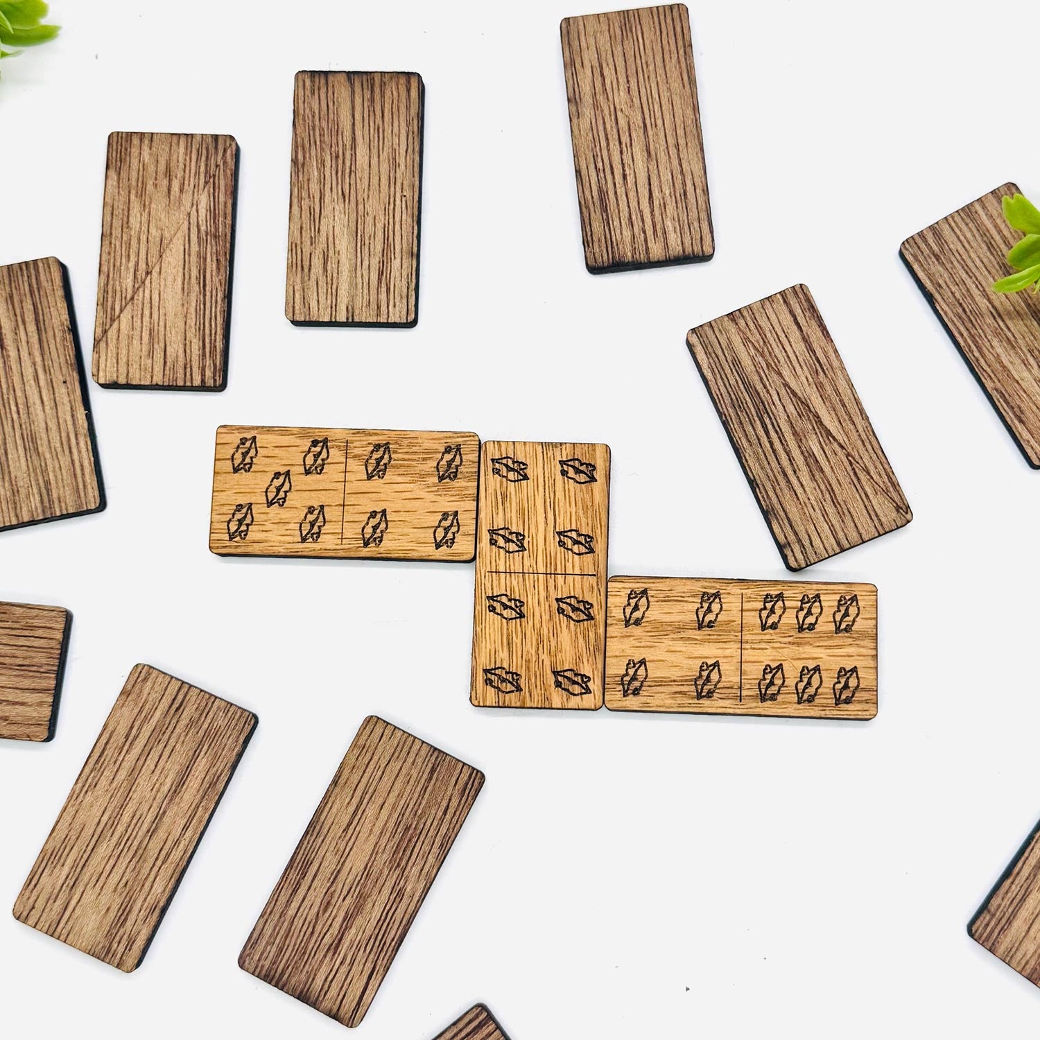 Themed Lips Domino Game (Set of 28) – Glowforge Shop