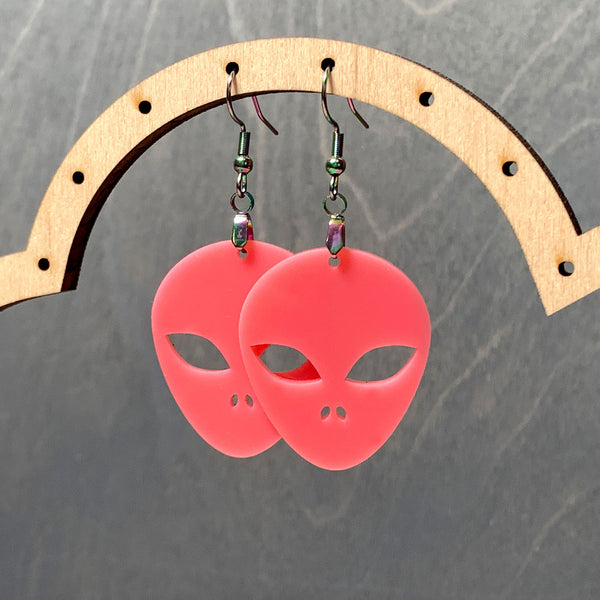 Alien Head Dangle Earrings – Glowforge Shop